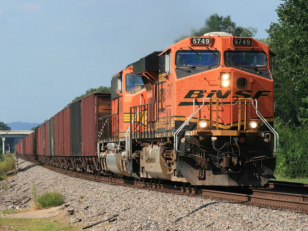 BNSF 5749